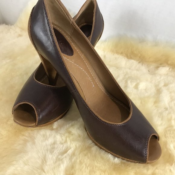 Fossil | Shoes | Fossil Brand 35 Brown And Tan Leather Heels Size 85 Us ...